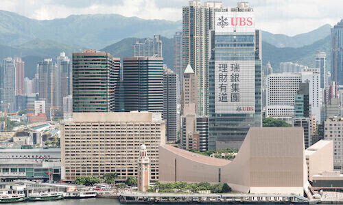 UBS Eyes Hundreds of CS Private Bankers in Asia