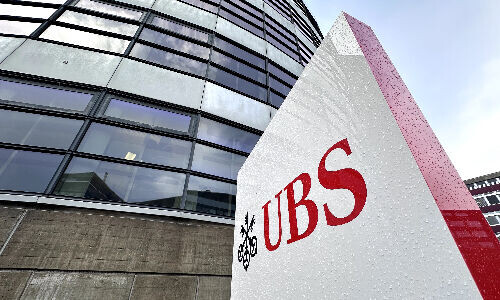 UBS Posts Strong Profit as CS Integration Accelerates